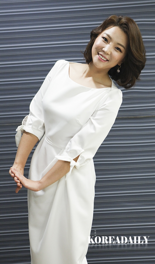 [코리아데일리 포토]가요무대 출근길, 장보윤...재즈가수를 거쳐 트로트 샛별로