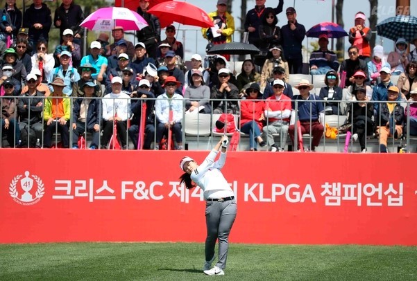 KLPGA 총상금 300억원 돌파